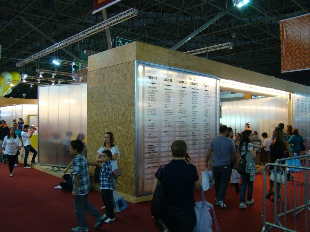 Paredes e Fachadas Translúcidas em Policarbonato 40 mm - Polysolution