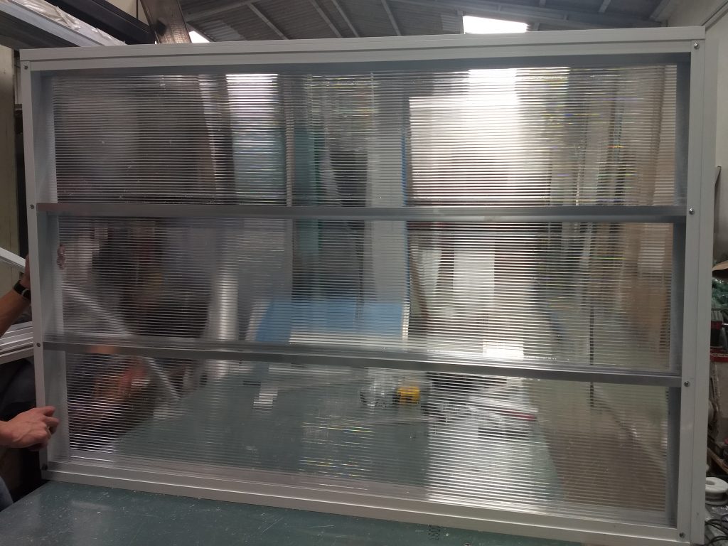 Veneziana Industrial em Policarbonato e Aluminio - Vent Poly - Polysolution