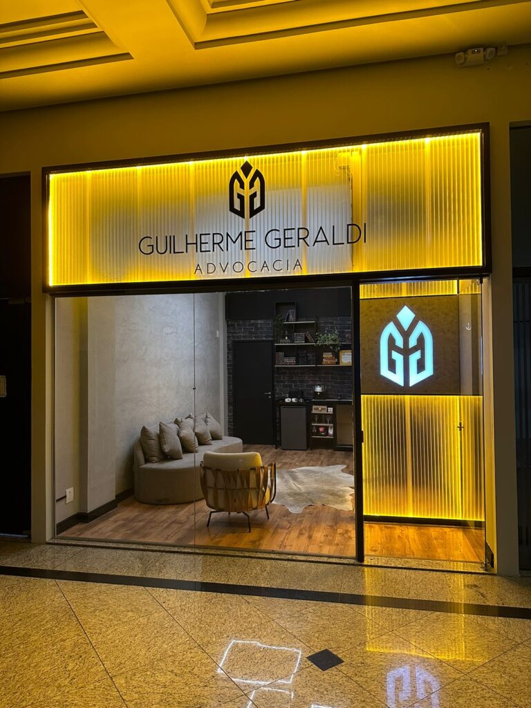 Paredes e Fachadas Translúcidas em Policarbonato 40 mm - Polysolution