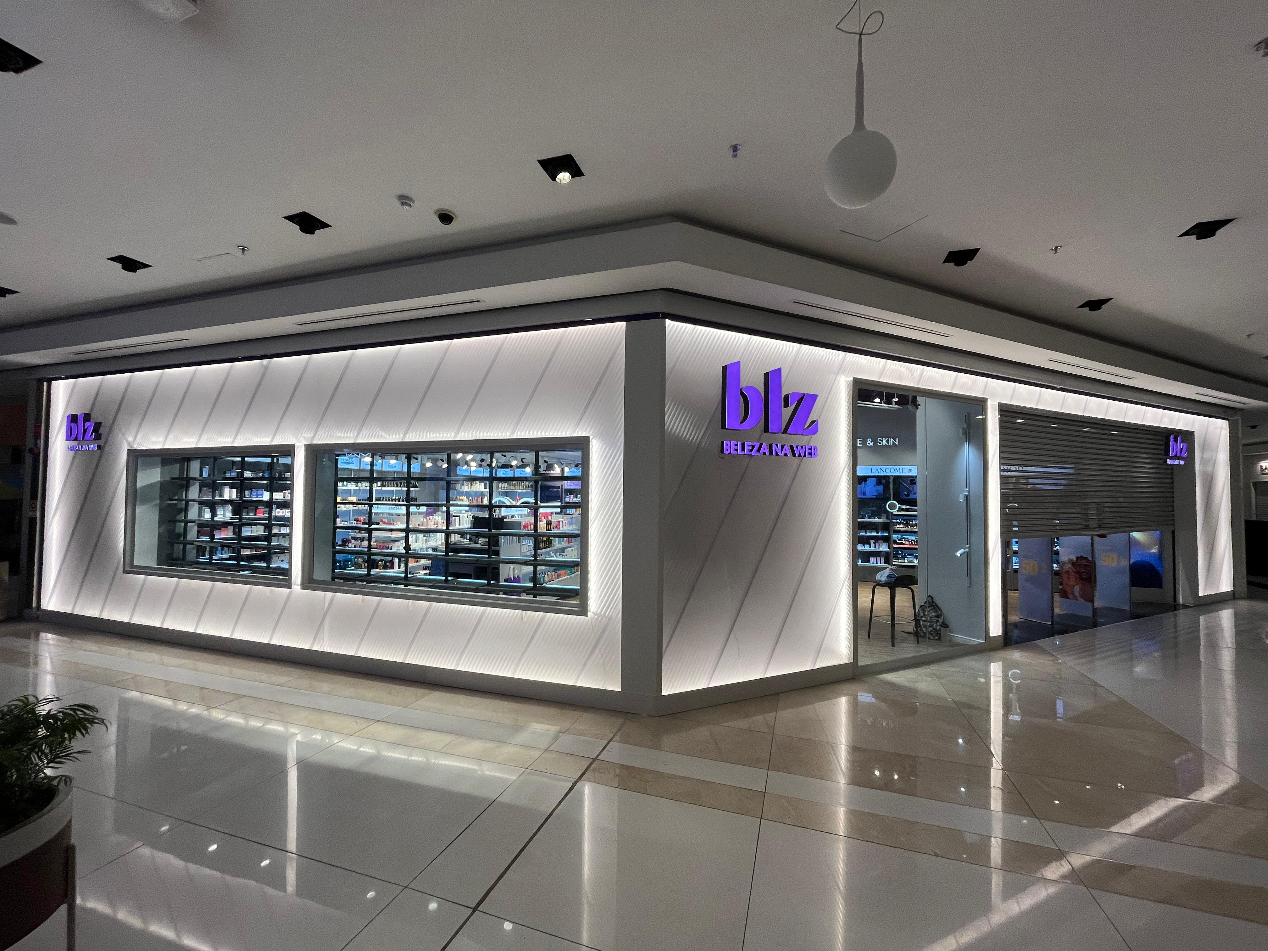 Paredes e Fachadas Translúcidas em Policarbonato 40 mm - Polysolution